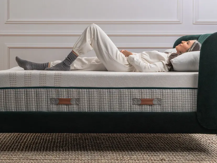 Leesa Reserve Hybrid Mattress - In-Store Trials & Discounts
